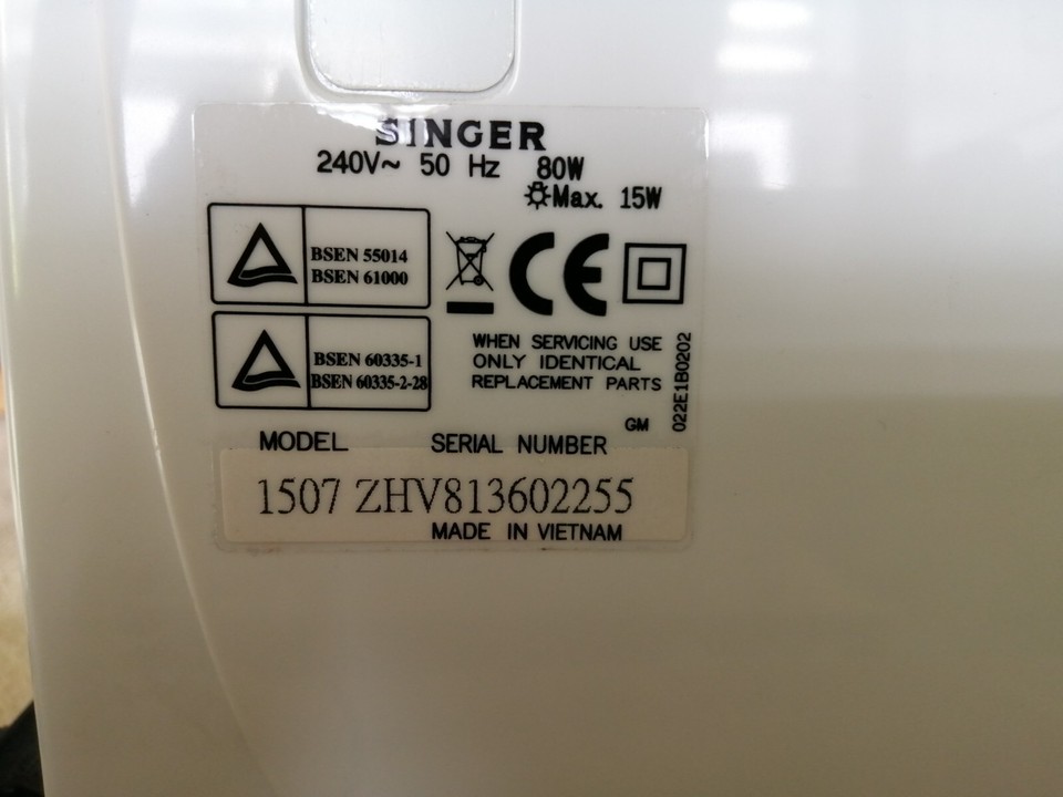 Singer Sewing Machine Model 1507. Full working Order. With Foot pedal ...