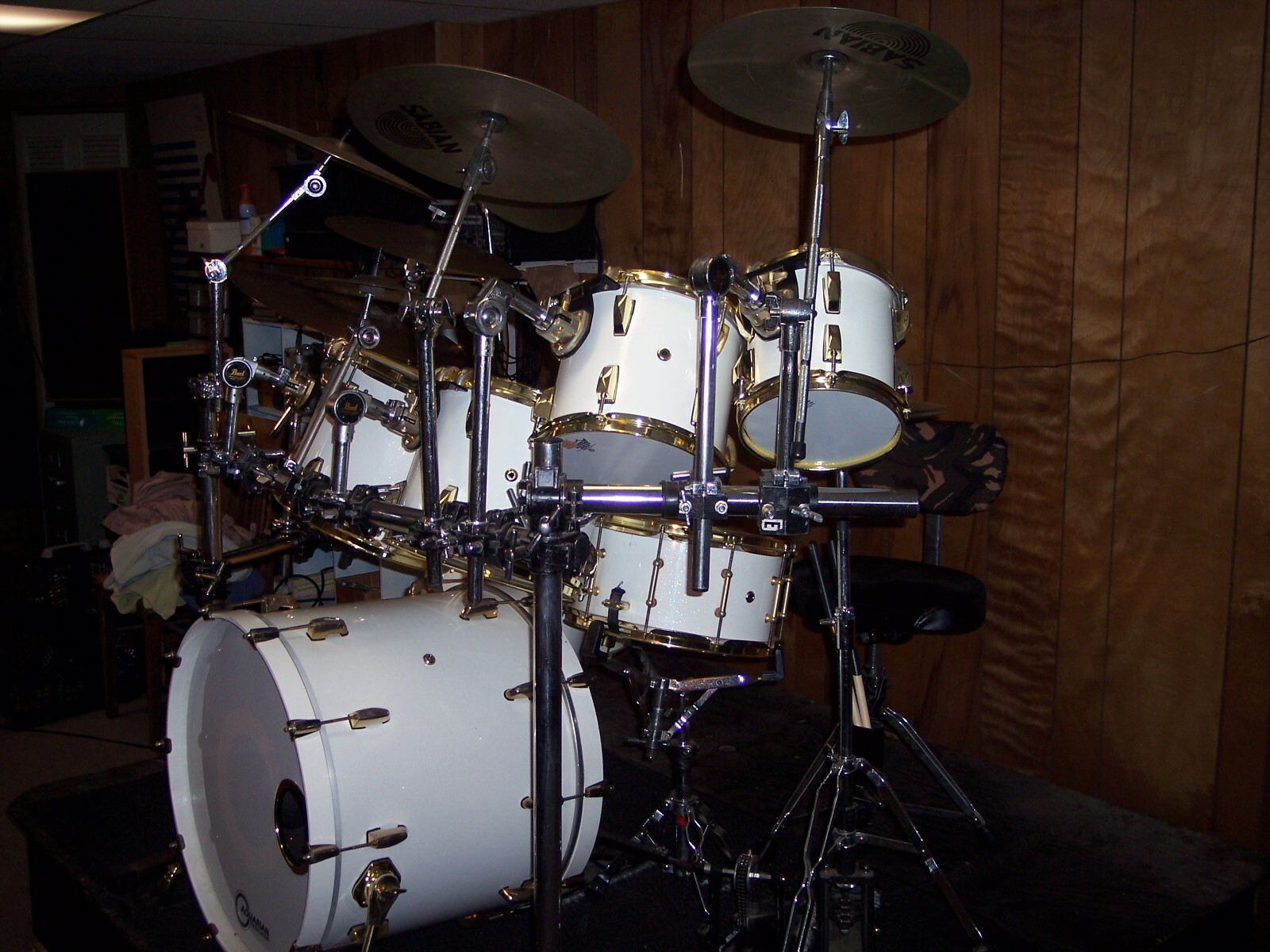 TEMPUS DRUMS aka MILESTONE. CRYSTALINA WHITE W/GOLD LUGS AND RIMS. | eBay