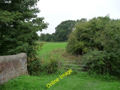 Photo 6x4 Heathy Close farmland Wootton Rivers North-west of Heathy ...