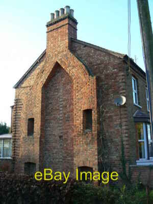 Photo 6x4 Gable end 96 Tower Hill Witney Did the builder run out of ...