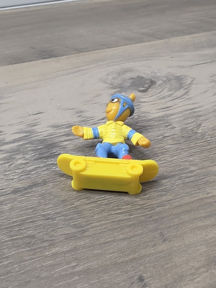 PBS Kids Arthur on Skateboard PVC Aardvark 2" PVC Figure Wendy's Kids ...