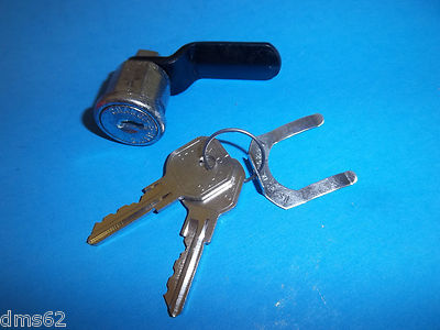NEW LOCKER LOCK SET WITH 2 KEYS AND HARDWARE MD1 | eBay