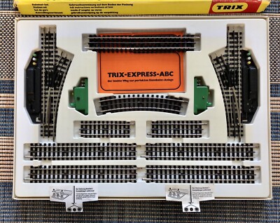 TRIX Express 4394 Station set | eBay