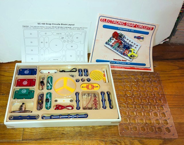 Snap Circuits Jr. SC-100 Electronics Discovery Kit Builds 100 Exciting ...