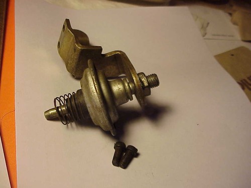 Dash Pot & Bracket 1970 CJ Mustang Torino Q Jet Carb #7040287/8 No A/C ...