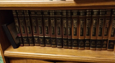The Complete Biblical Library. The New Testament Set of 17 volumes ...
