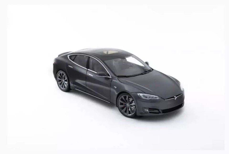 Tesla Diecast Model S P100D (1:18 Scale) Midnight Silver Metallic (Grey ...