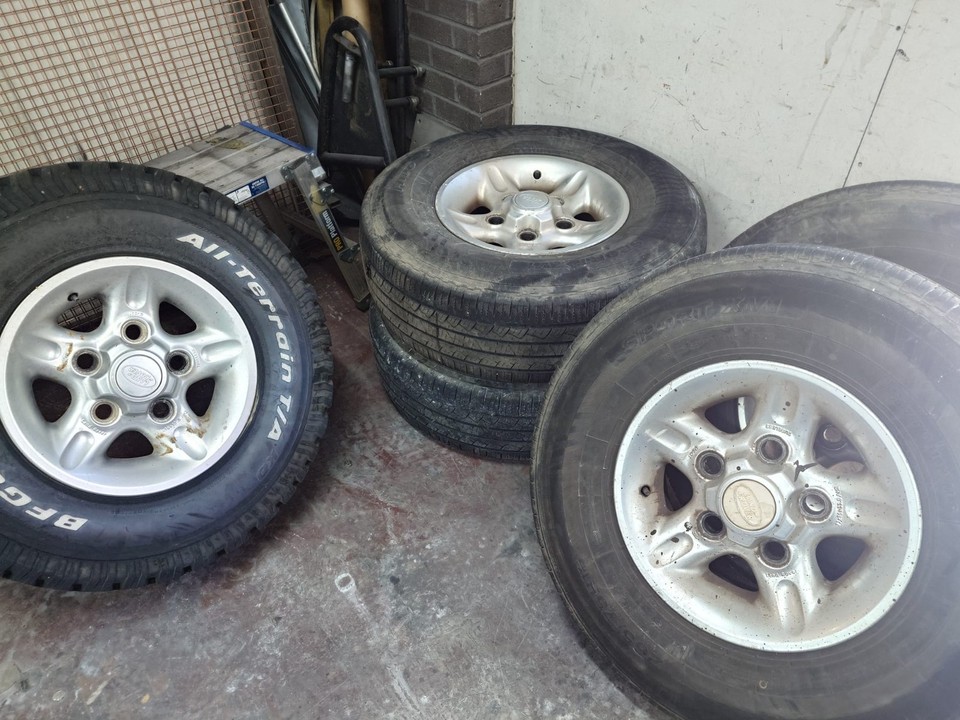Genuine 16 Inch LAND ROVER DEFENDER Alloy Wheels & Tyres | eBay UK