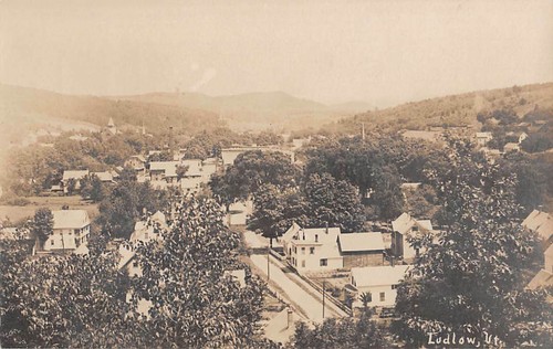 LUDLOW, VT ~ TOWN & STREET OVERVIEW, REAL PHOTO PC ~ 1907-20 | eBay