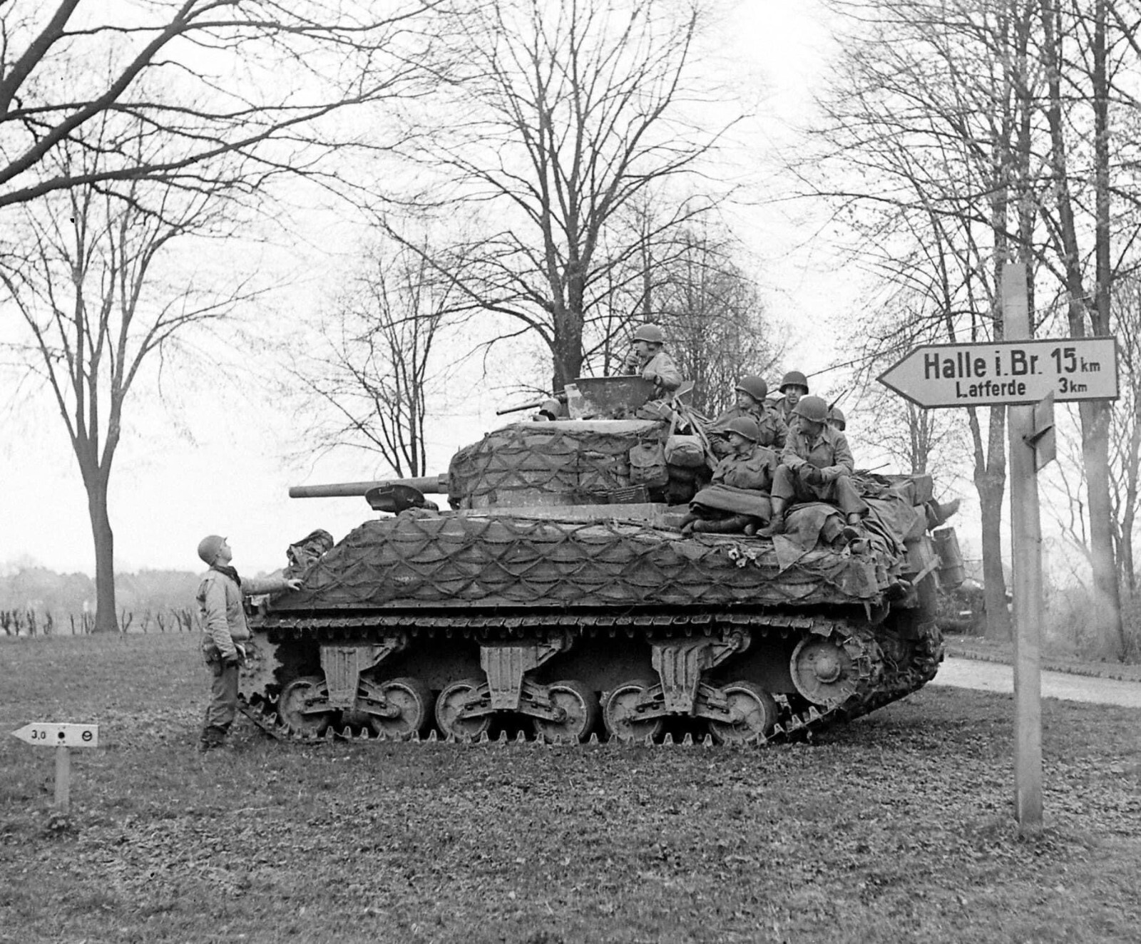 WW2 WWII Photo World War Two / US Army M4 Sherman Tank Ohr Germany ...