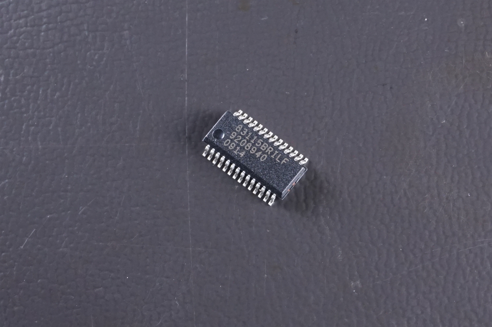 83115BRILF IDT Clock Fanout Buffer 200MHz 1:16 I/O 28 Pin SSOP SMT NOS ...