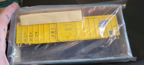 BX HO Scale Train Car 286 CNW YELLOW BOXCAR 719030 | eBay