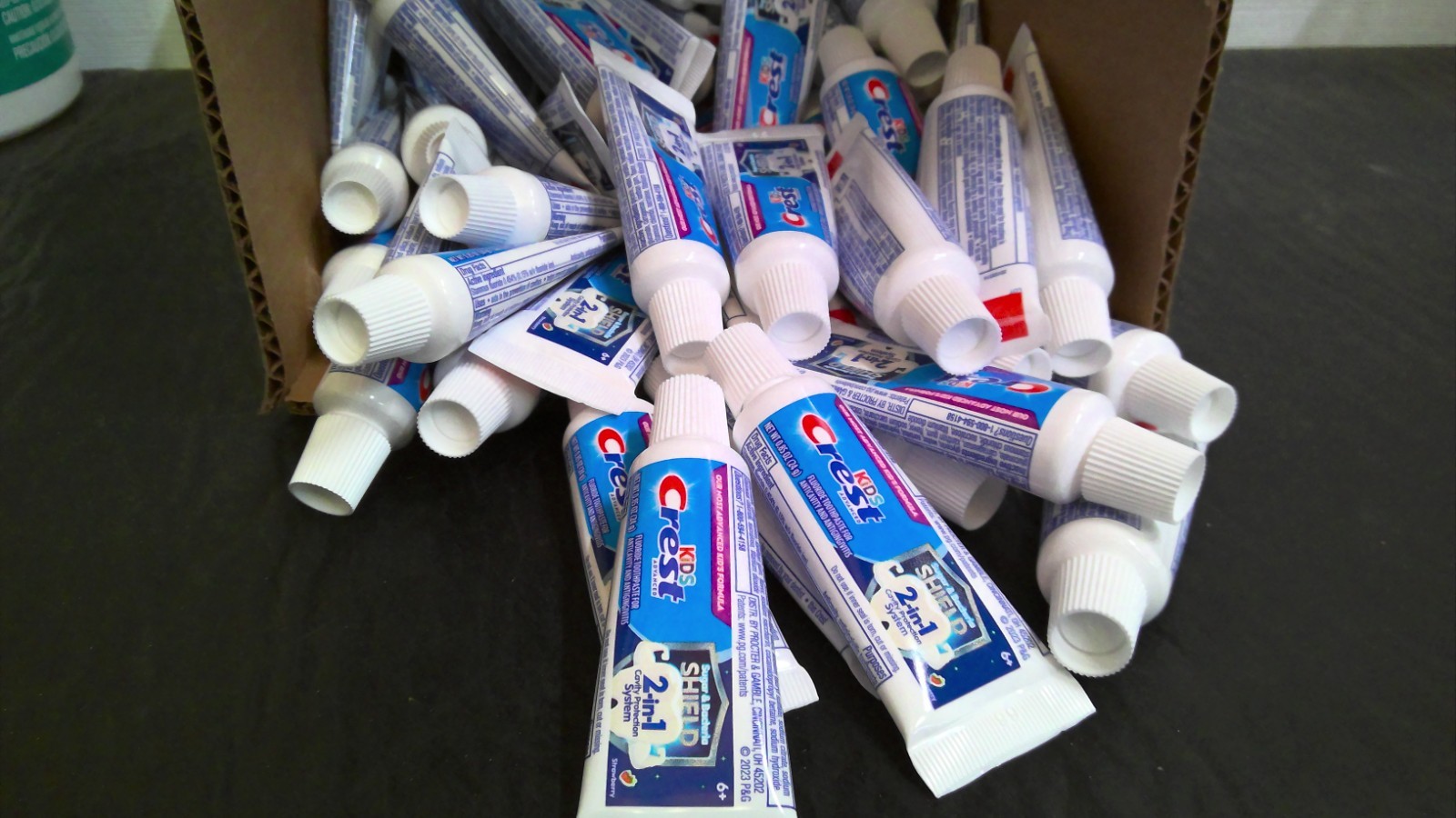 Crest Kids Sugar + Bacteria Shield Toothpaste - (72) 0.85 oz. Tubes | eBay