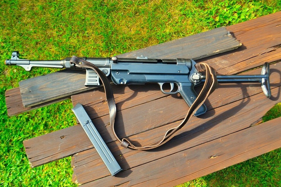 Non-Firing Denix Replica German MP40 Submachine Gun - Schmeisser - MP ...
