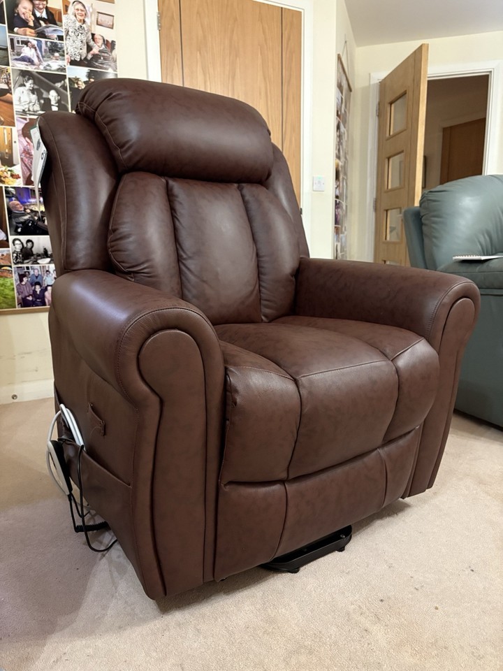 CareCo Luxury Lynton Electric Riser Recliner Heat+Massage Chair - new ...