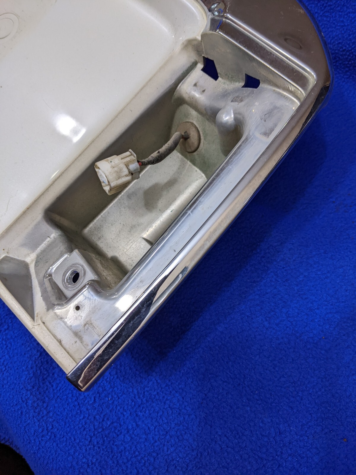 blizzard pearl Lexus LX470 Rear Gate License Plate Housing 2003-2007 ...