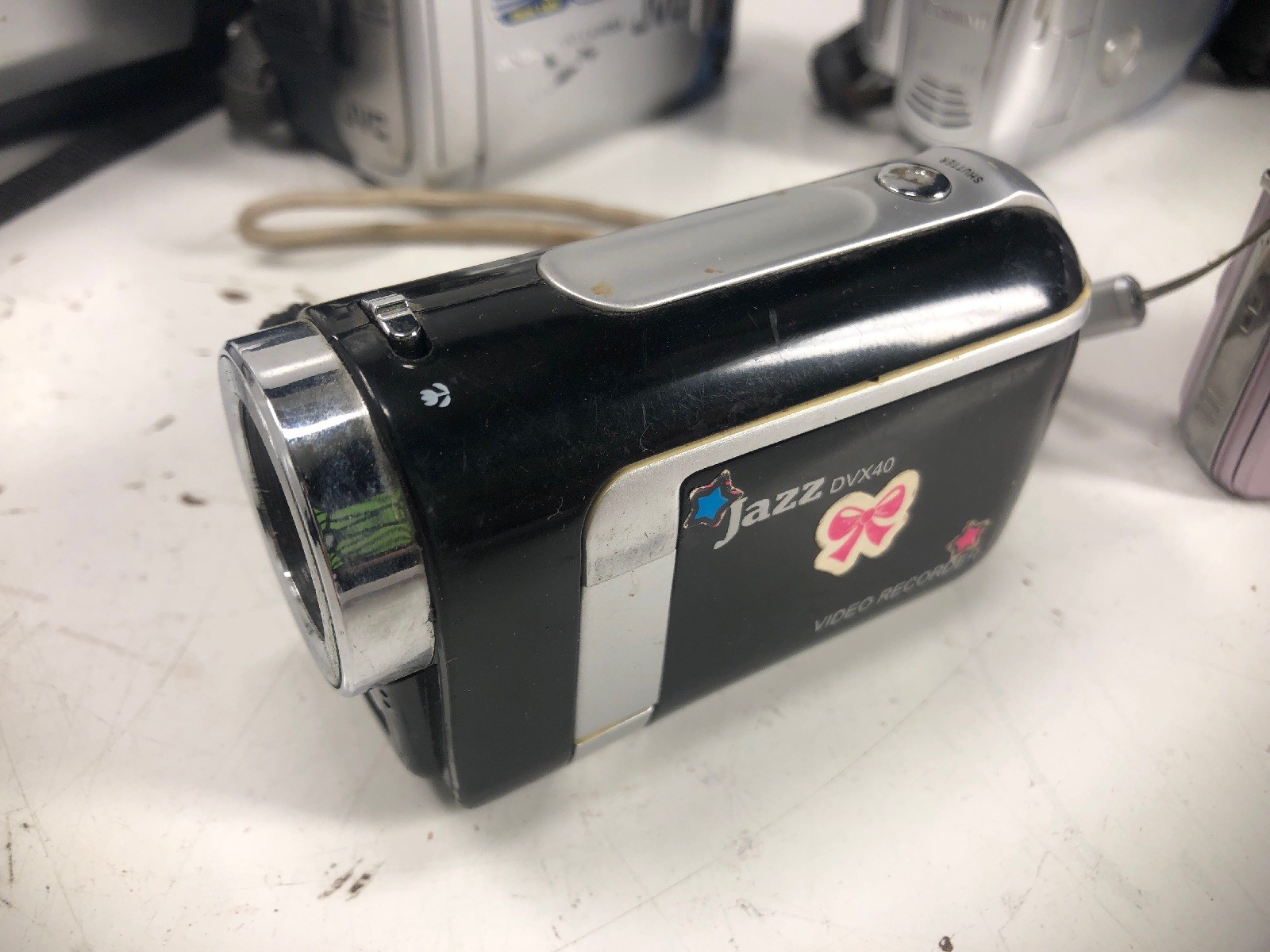 LOT OF 6 Cameras JVC Gr-sxm37u Gr-d33u Canon Dc210 Sharp Vl-a10u Kodak ...