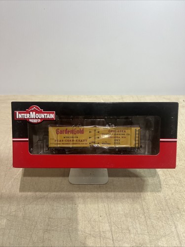 InterMountain N Scale wood refrigerator car onalaska pickle & canning ...