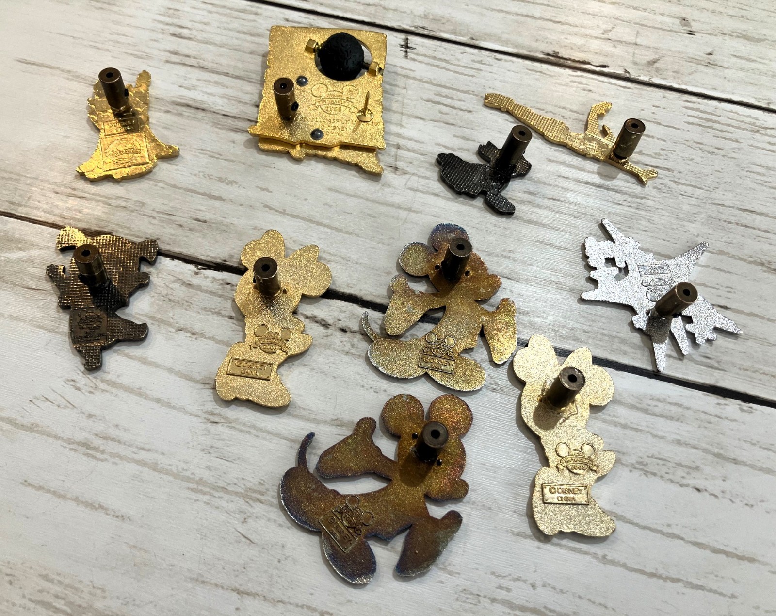 Lot Vintage Disney Pins (Pin backs have set locks read description ...