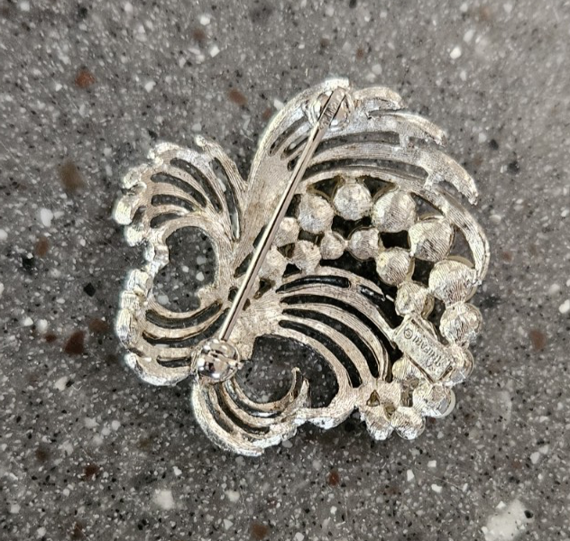 Vintage Crown Trifari Faux Pearl Silver Tone Brooch Pin Bouquet Arches ...