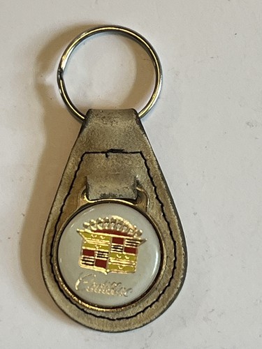 RARE🇺🇸ORIGINAL 1970s WHITE VINTAGE “CADILLAC”TAN LEATHER/METAL KEYCHAIN ...