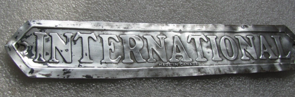 1926-1936 IH INTERNATIONAL HARVESTER CANADA TRUCK EMBLEM BADGE SIGN ...