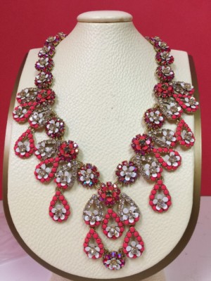 Beautiful J Crew Necklace Coral White Red Crystals Flowers 🌺Chandelier ...