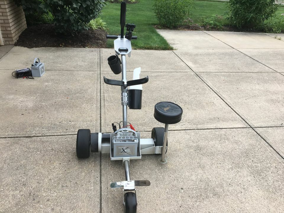 Kangaroo Golf Motorized Personal Golf Caddie/Cart Model 5 / Many ...