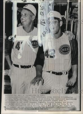 1964 Press Photo Reds' baseball players Joe Nuxhall & young Billy ...