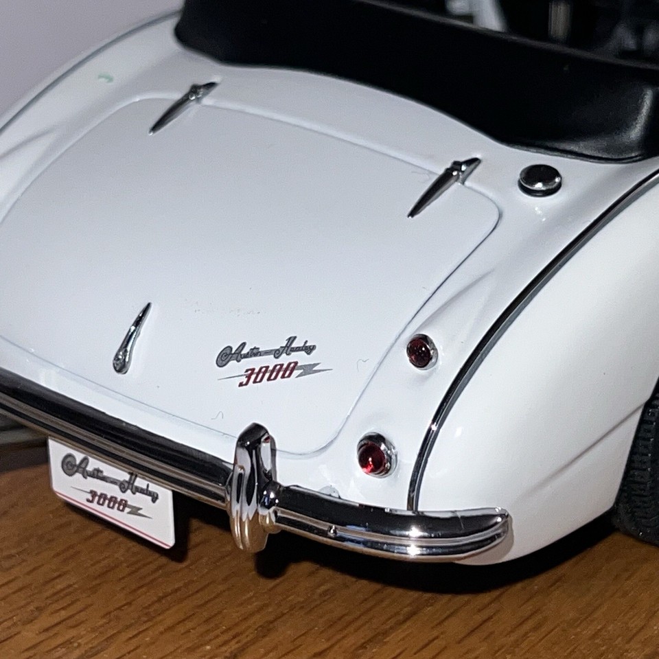 1961 Austin Healey 3000 White AUTOart Millennium 1:18 Scale Die Cast ...