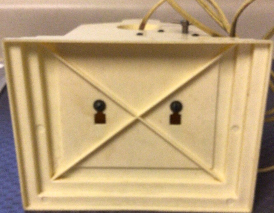 Vtg RAYLITE ELECTRICAL Christmas Plastic Lighted Musical Box Silent ...
