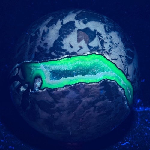 Natural Rare Volcanic Agate Crystal Sphere Healing 4240G (UV Reactive ...