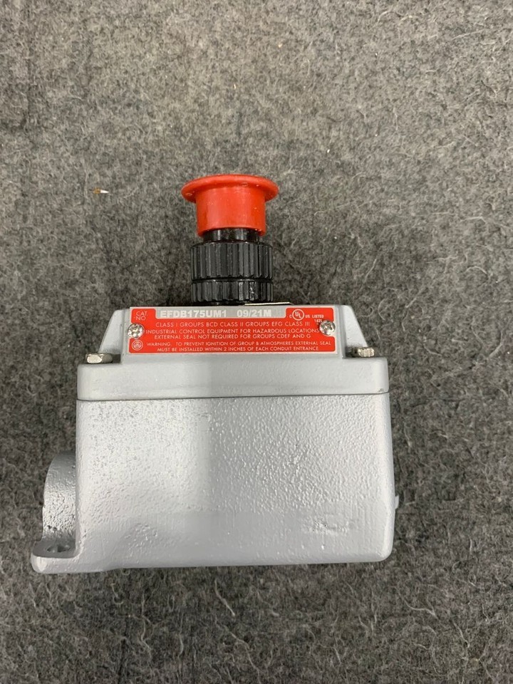 APPLETON EFDB175UM1 Explosion-Proof Pushbutton Station, 3/4" Hub, 1 ...