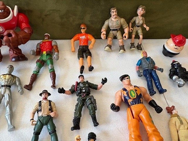 Lot of 77 Vintage Plastic Action Figures by Bandai, Hasbro, DC Comics ...