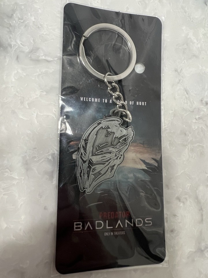 Predator Badlands AMC Keychain IMAX 3D Aliens Arnold Schwarzenegger ...