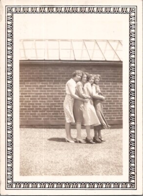 Pretty Beautiful Flapper Girls Friends Hugging Fashion 1920s Vintage ...