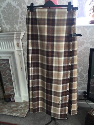 **VINTAGE - LAIRD- PORTCH** LADIES MAXI KILT IN 100% WOOL WITH A 30 ...