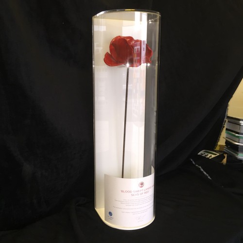 TOWER OF LONDON POPPY DISPLAY CASE ..WALLMOUNTED OR FREE STANDING WHITE ...