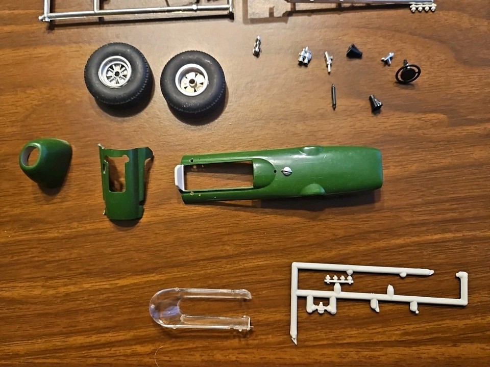 AMT 1/25 LOTUS Powered By FORD 2180-150 Vintage Started Model Kit | eBay