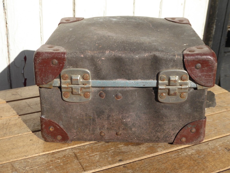 Vintage Wayfarer London Transport Ticket Machine case.Routemaster Bus ...