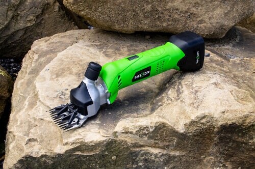 Razor Portable Cordless Sheep Shearing / Dagging / Cattle Clipping ...