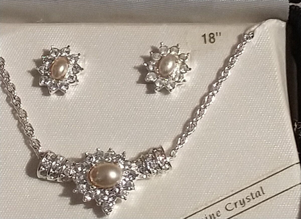 Signed Roman Jewelry Set in Its Original Cloth Travel… - Gem