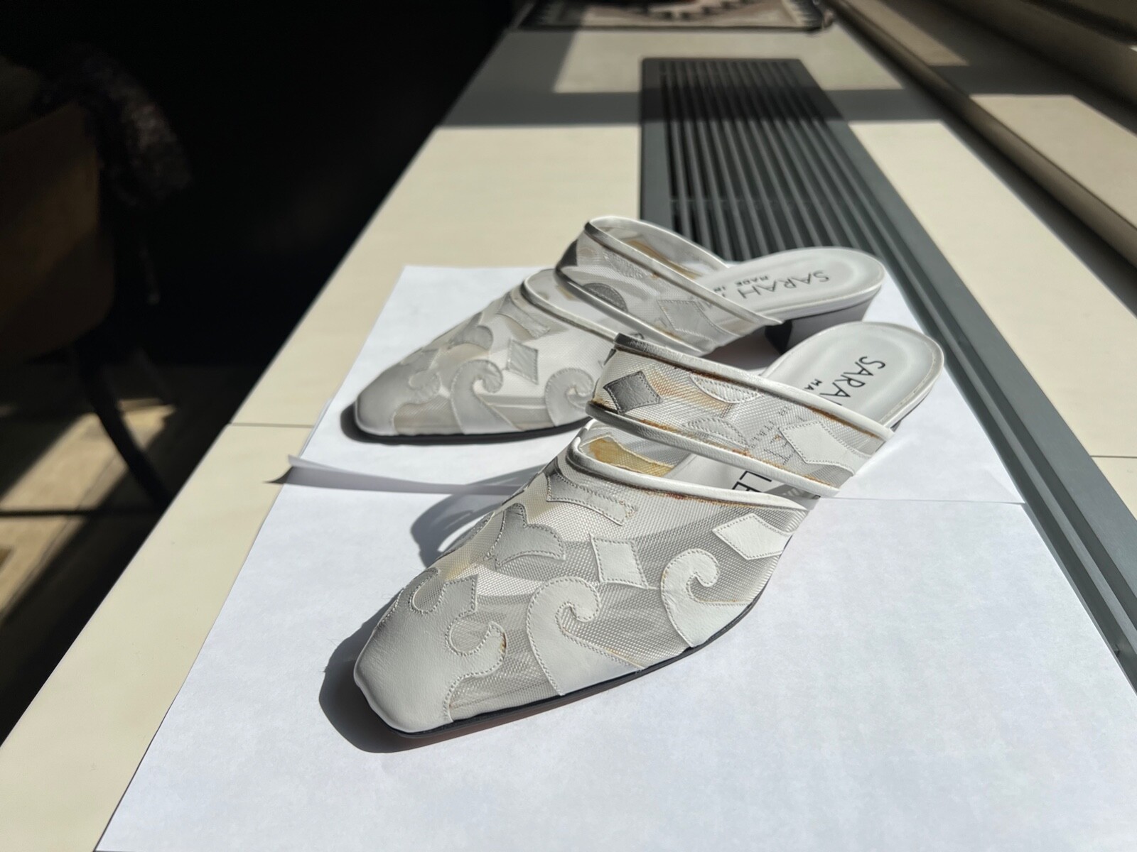 Stunning Sarah Mettler White Leather & Mesh Mules - Gem