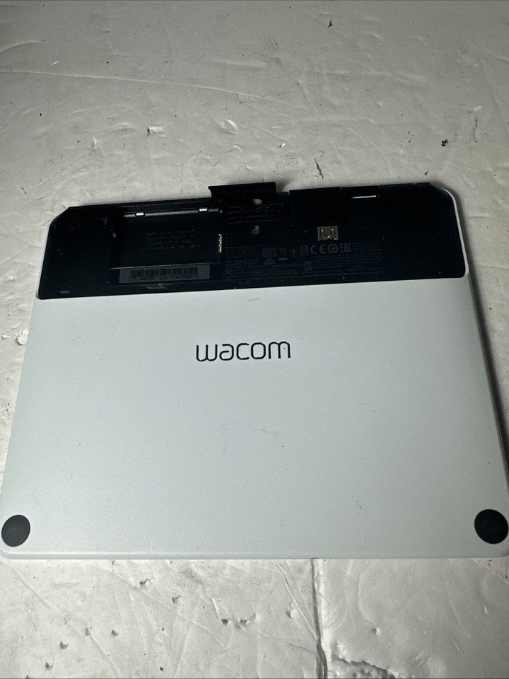 Wacom Intuos Pen Tablet CTL-490 Graphics Drawing Tablet (7 ...