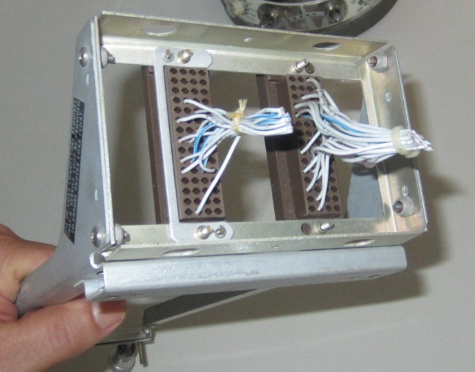 COLLINS TRAY WITH CONNECTORS UMT-13 MOUNT P/N 622-5213-001 | eBay