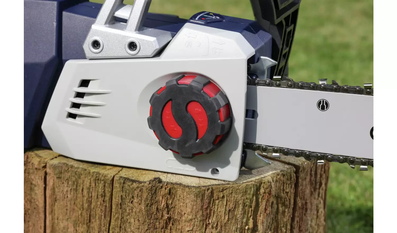 Spear & Jackson 35cm Cordless Chainsaw with 2 Batteries 36V - 1 Year ...