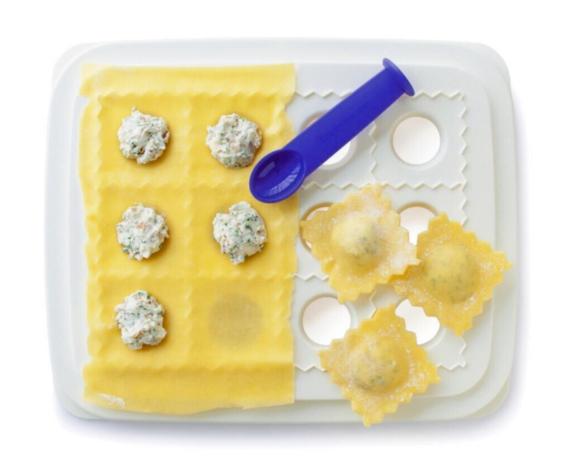 Tupperware Ravioli Maker Pastry Dough Mold w/ Spoon Rectangle White ...