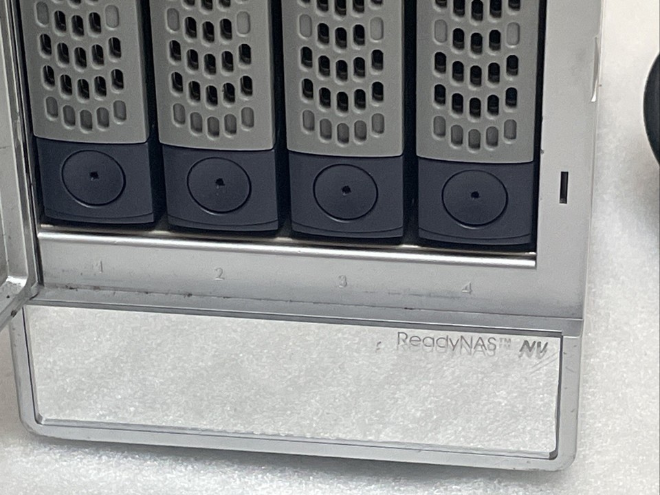 Netgear ReadyNAS NV+ RND4000 4-Bay Network Storage without HDD with ...
