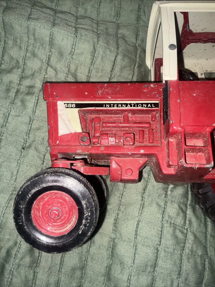 ERTL INTERNATIONAL 1586 toy tractor Red - Collectible Vintage | eBay