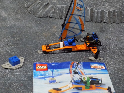 LEGO Town: Ice Surfer (6579) Incomplete 2000 *missing minfig and top of ...